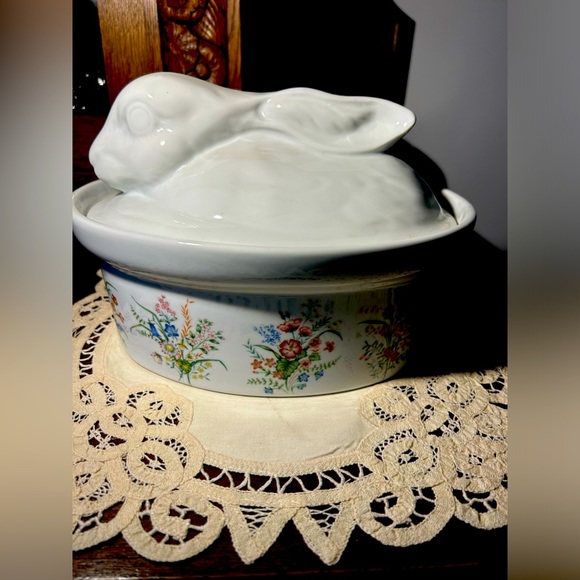 Kitchen | Cordon Bleu Casserole Dish Rabbit Lid | Poshmark